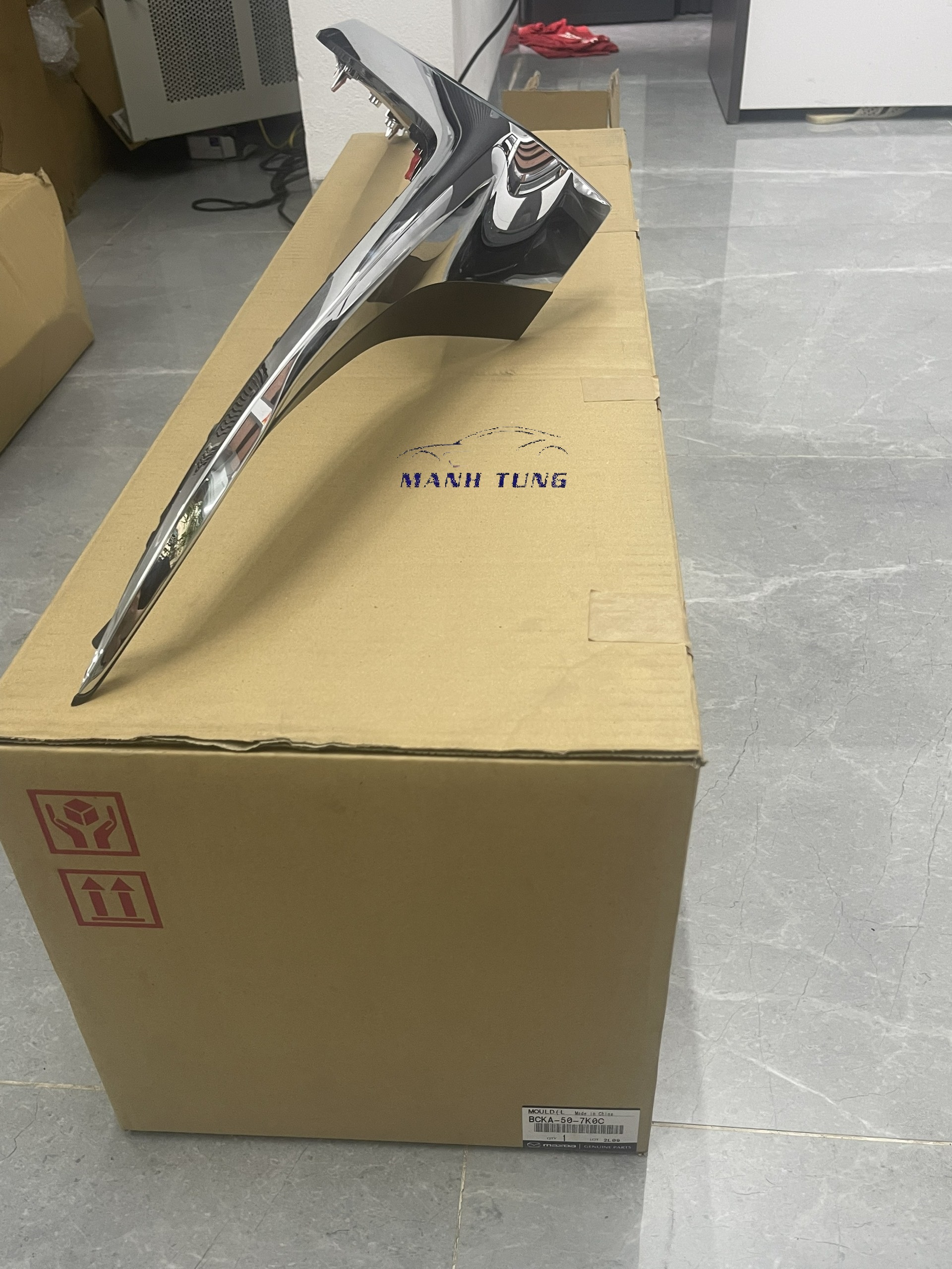 Nẹp mạ ca lăng mazda 3 2020 - 2022 4 cửa - BCKA507K0C